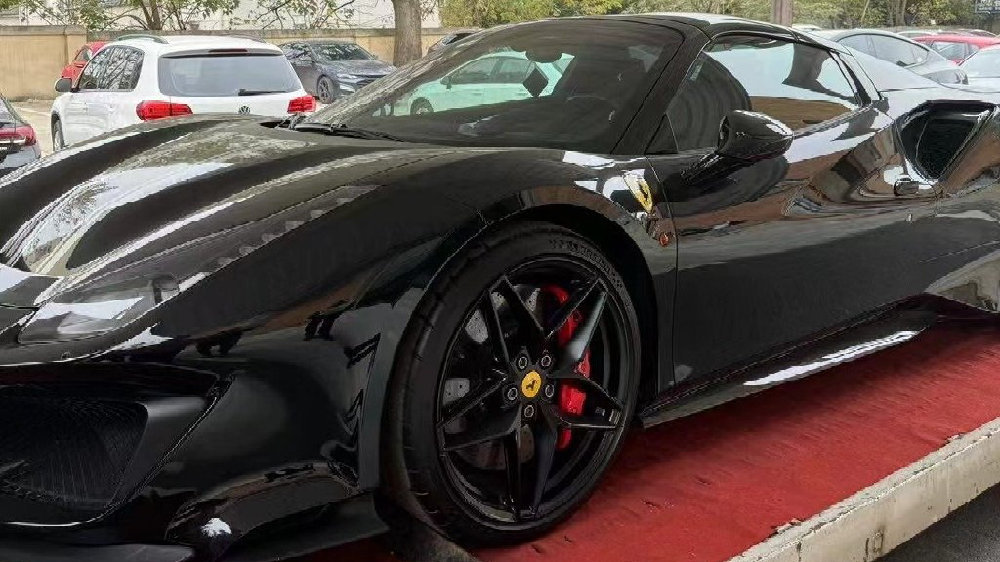 敞篷赛道版猛兽黑武士，法拉利488 Pista Spider-新浪汽车