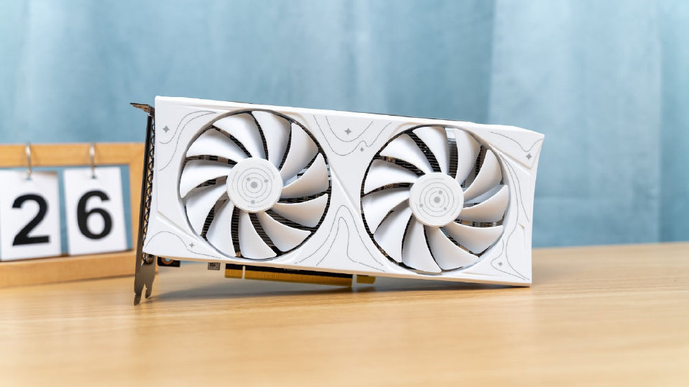 小巧精致，兼容性优秀，散热不错，索泰RTX 4060 Ti星辰OC显卡 评测|显卡|机箱|散热_新浪新闻