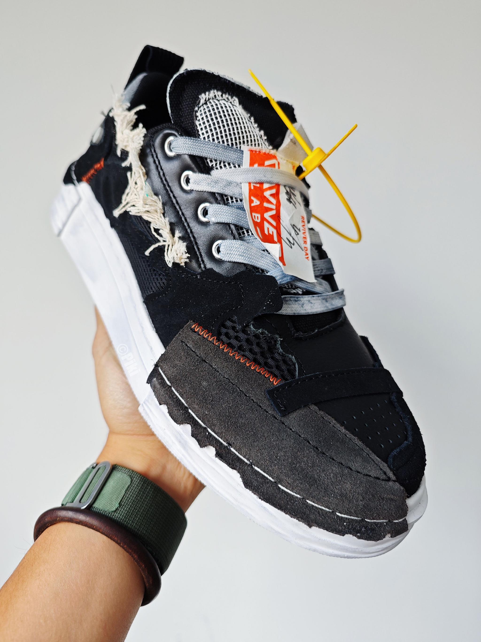 REVIVER LAB 045 由45块尾料拼接而成的“废墟风”板鞋__财经头条