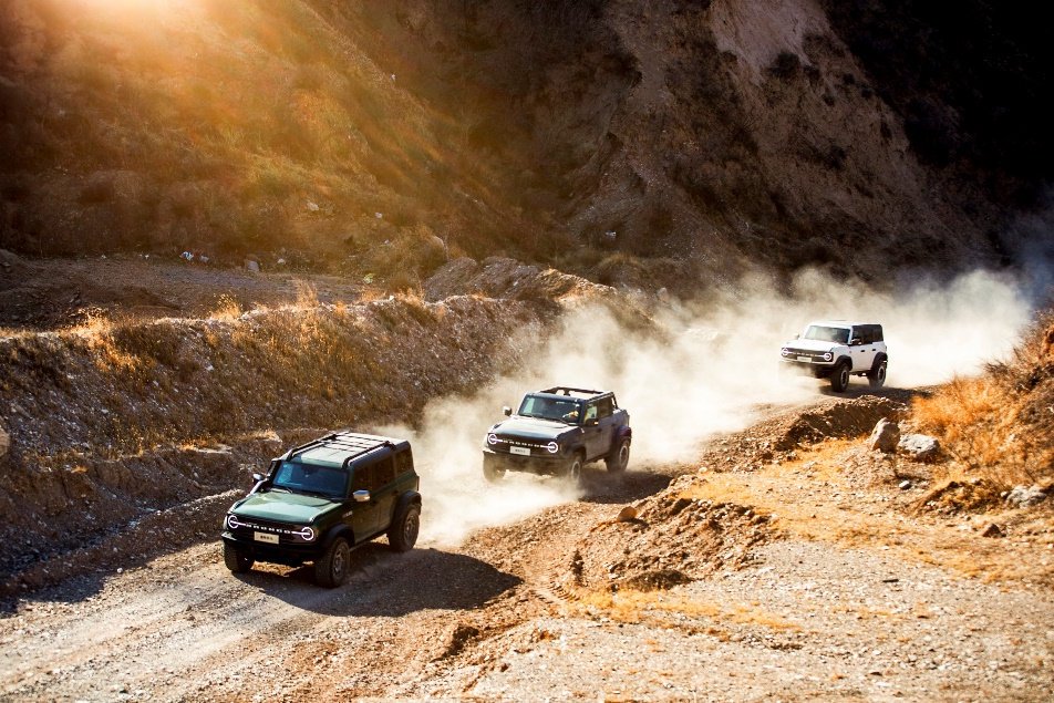 试驾福特烈马：2.3T+四驱，同级唯一可动态开闭防倾杆+氮气减震-新浪汽车