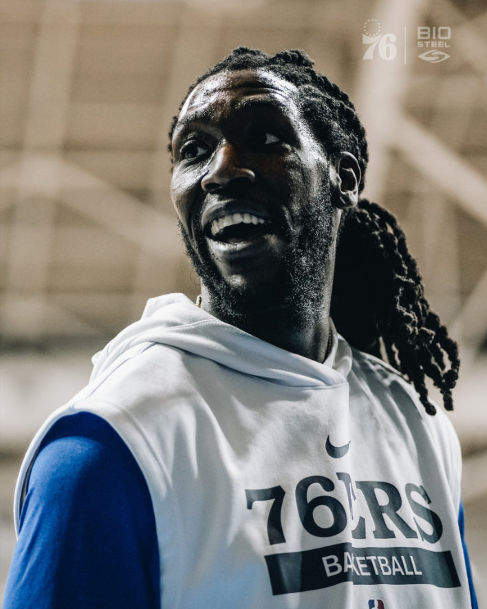 76人官方晒球员训练照：这只是个开始！__财经头条