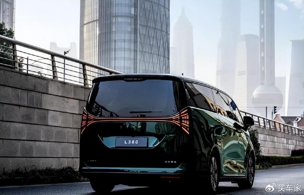 又是一款设计独特的MPV，提供6座/8座布局，翼真L380官图发布-新浪汽车