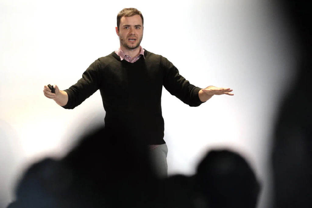 特斯拉失去AI灵魂人物，负责人Andrej Karpathy离职__财经头条