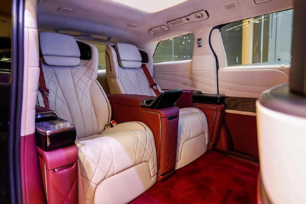 惊艳四座！腾势D9 PREMIER创始版四座亮相上海车展，实力强悍__财经头条