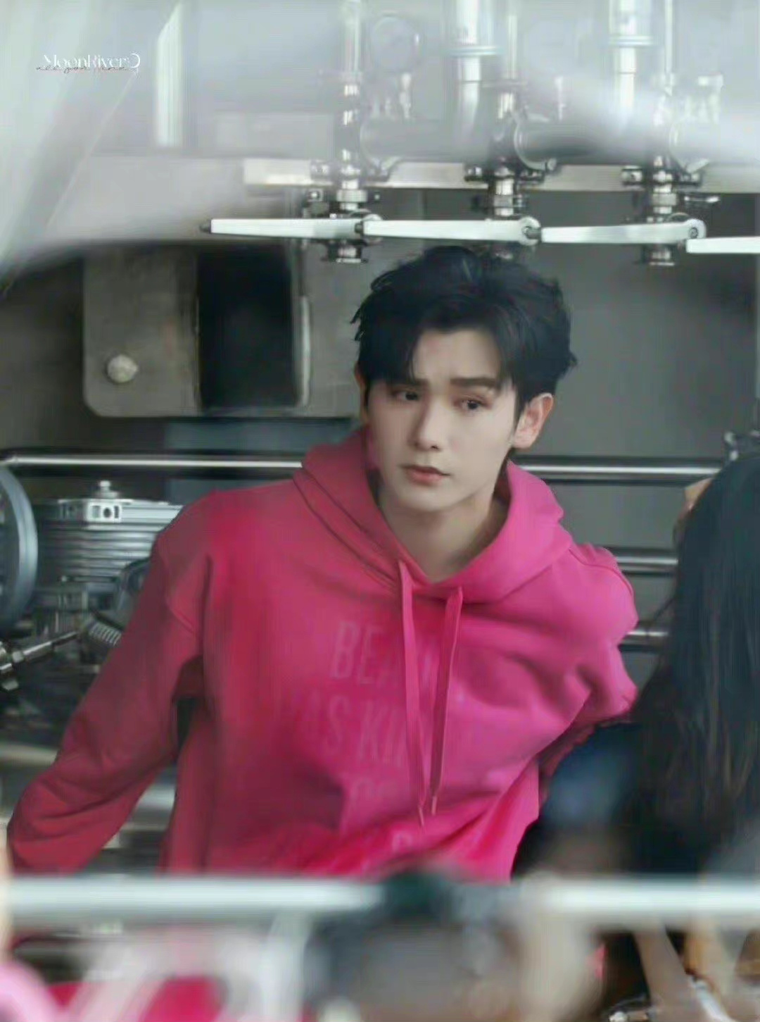 INTO1 刘宇、高卿尘看秀饭拍： 看看状态？__财经头条