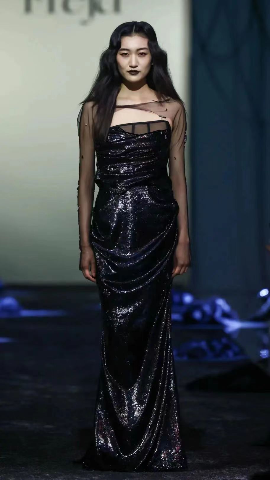 DAY5秀场直击 Freja……__财经头条