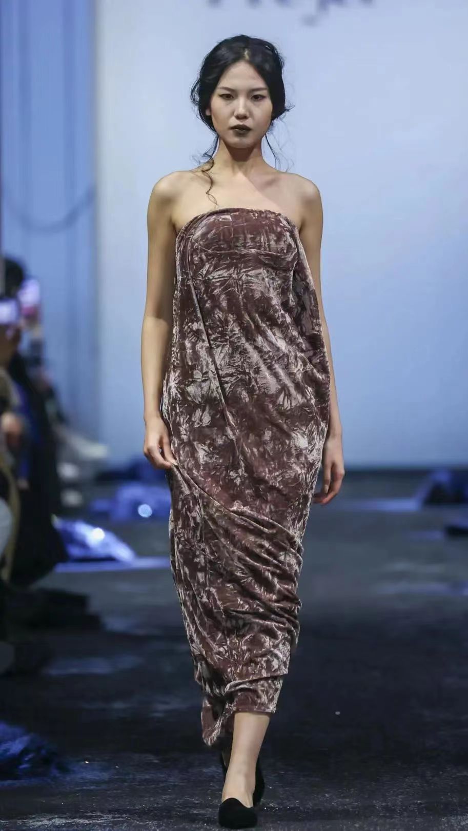 DAY5秀场直击 Freja……__财经头条