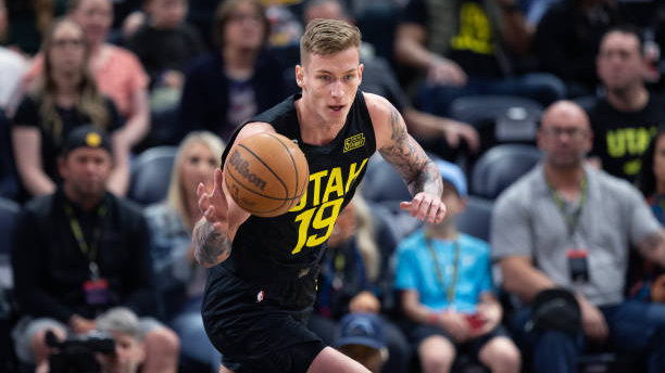 昔日首轮秀已成为发展联盟顶级四号位！这次爵士又淘到宝了？|爵士|联盟|内线_新浪新闻