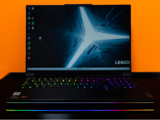 双“A”加持，颜值超高又能打，拯救者R9000K 2022评测__财经头条