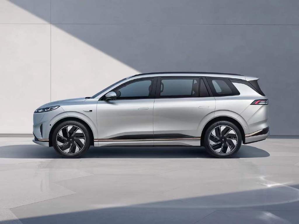 北京车展首发亮相 东风奕派eπ008官图发布-新浪汽车