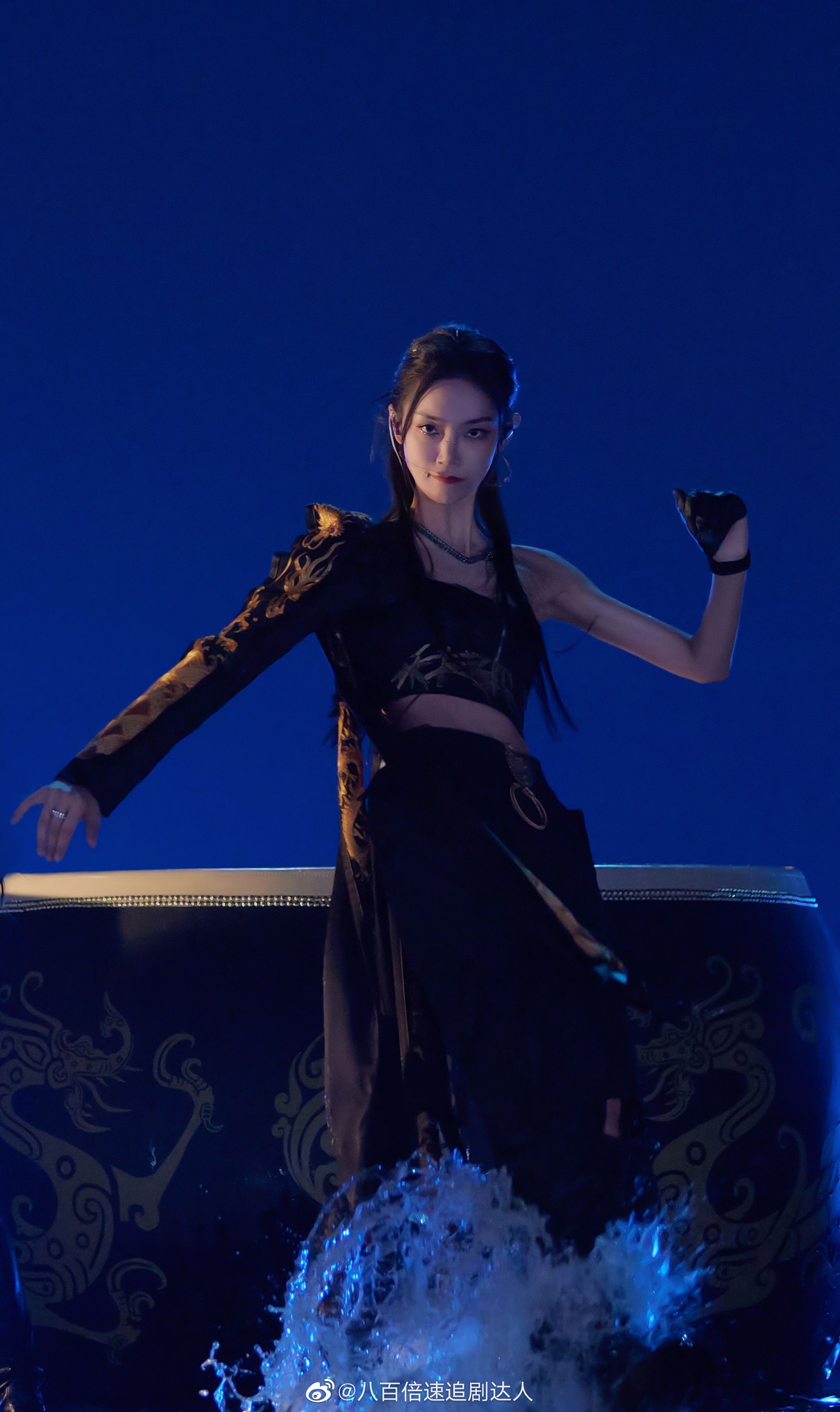 《乘风2023》@曾可妮Jenny-Z 一公舞台《龙拳》__财经头条