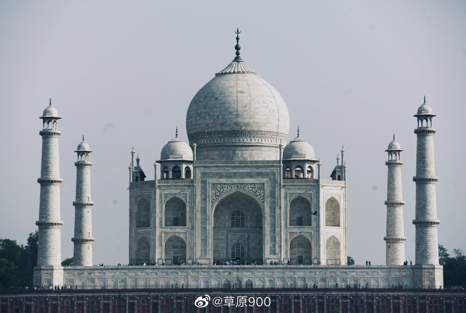 印度泰姬陵闻名于世，其实坐落在一处寂静的郊外……__财经头条