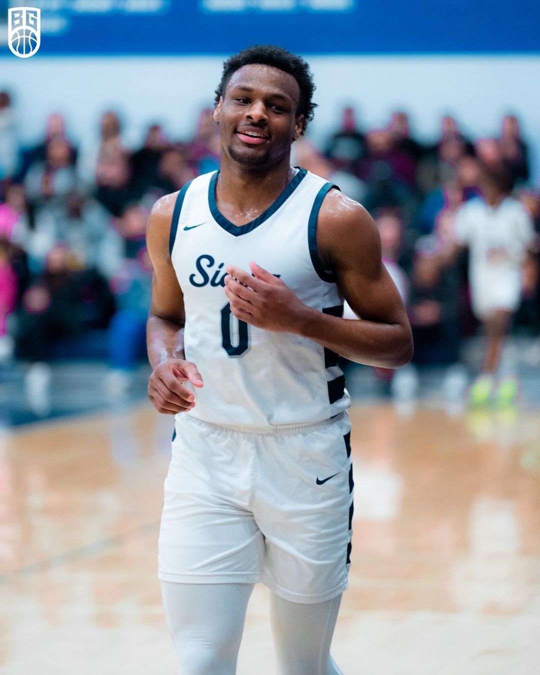 今天Bronny和他的队友们在季后赛首战37分大胜！__财经头条