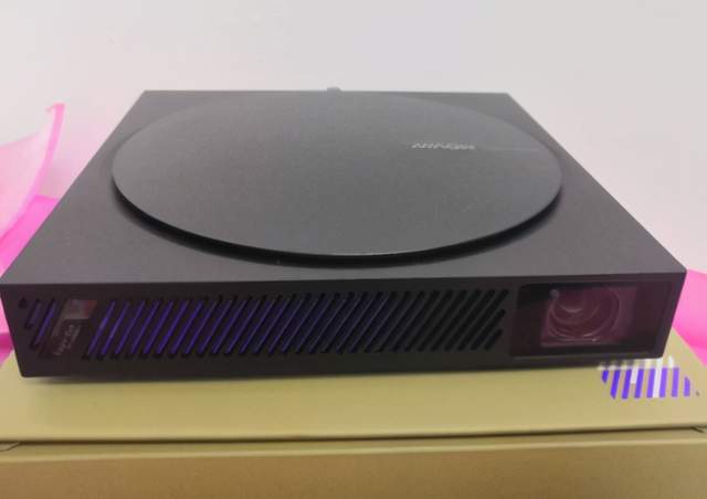 极米Movin01X和坚果G9，听说找不到遥控器很苦恼？分享一个方法__财经头条