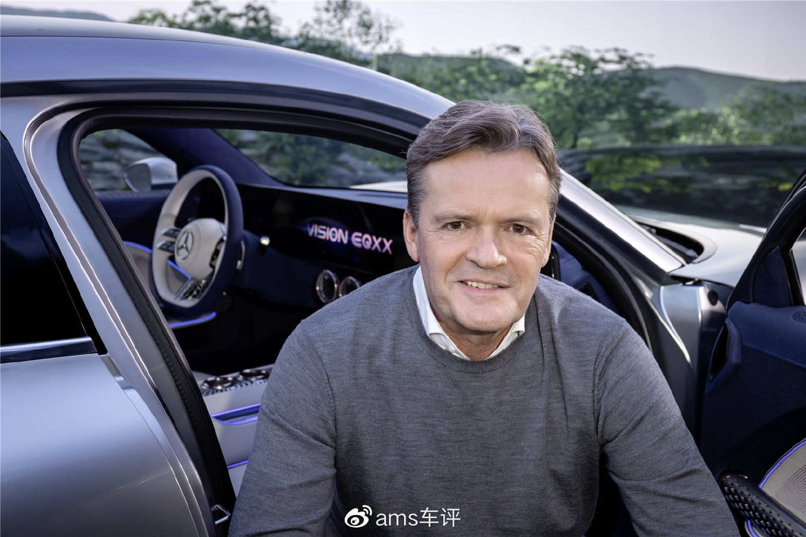 专访奔驰高管：加速软件研发，MB.OS操作系统是未来发展的关键__财经头条