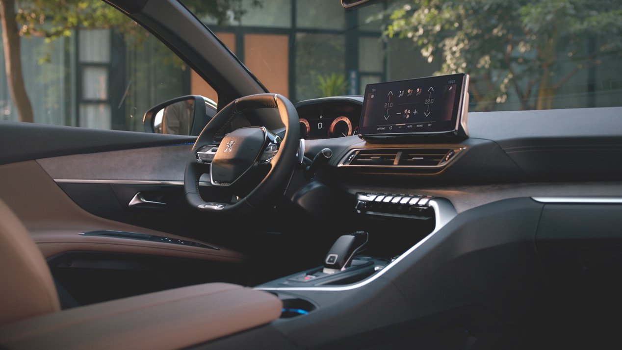 东风标致发布新款4008/5008内饰图