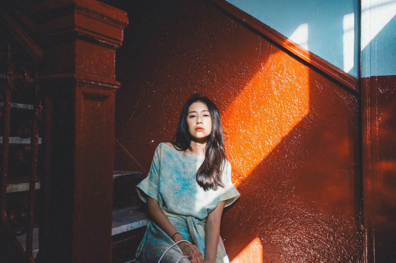 温暖的自然光人像 摄影人：SamAlive__财经头条