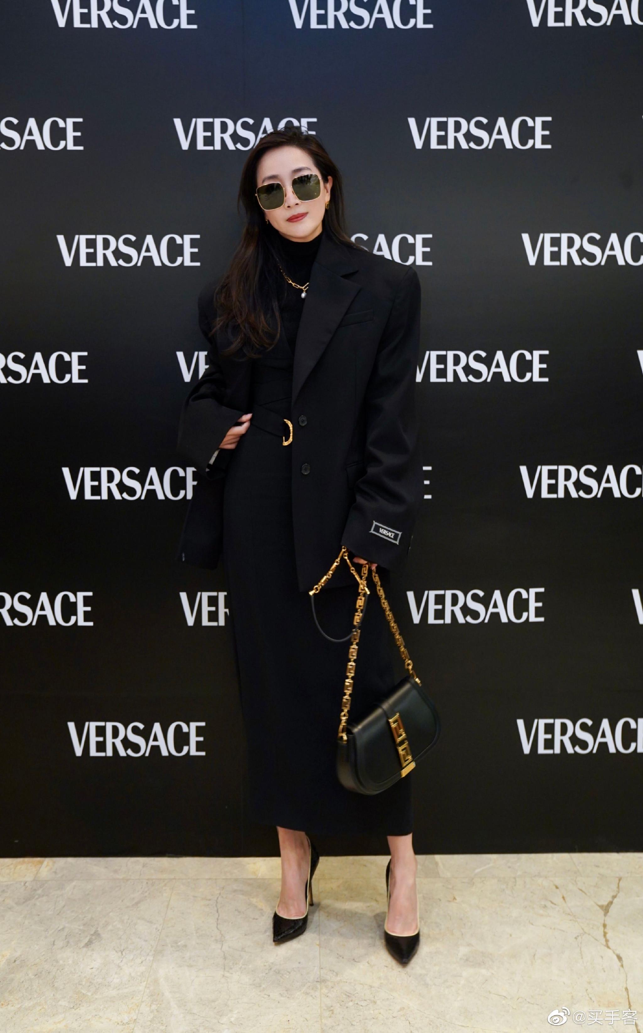 受邀来范思哲北京国贸店逛逛，看看VERSACE 这一季的新品预览……