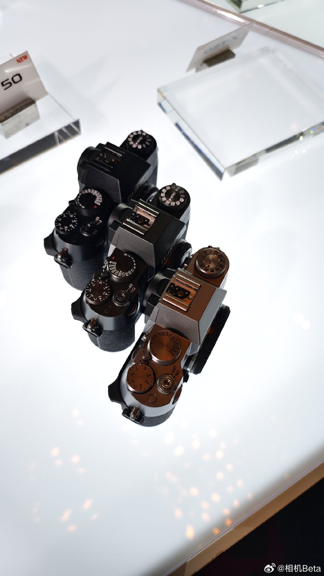 真机上手！富士XT50正式发布，五代传感器和处理器，20种胶片模拟，给了防抖…|富士|胶片|五代_新浪新闻