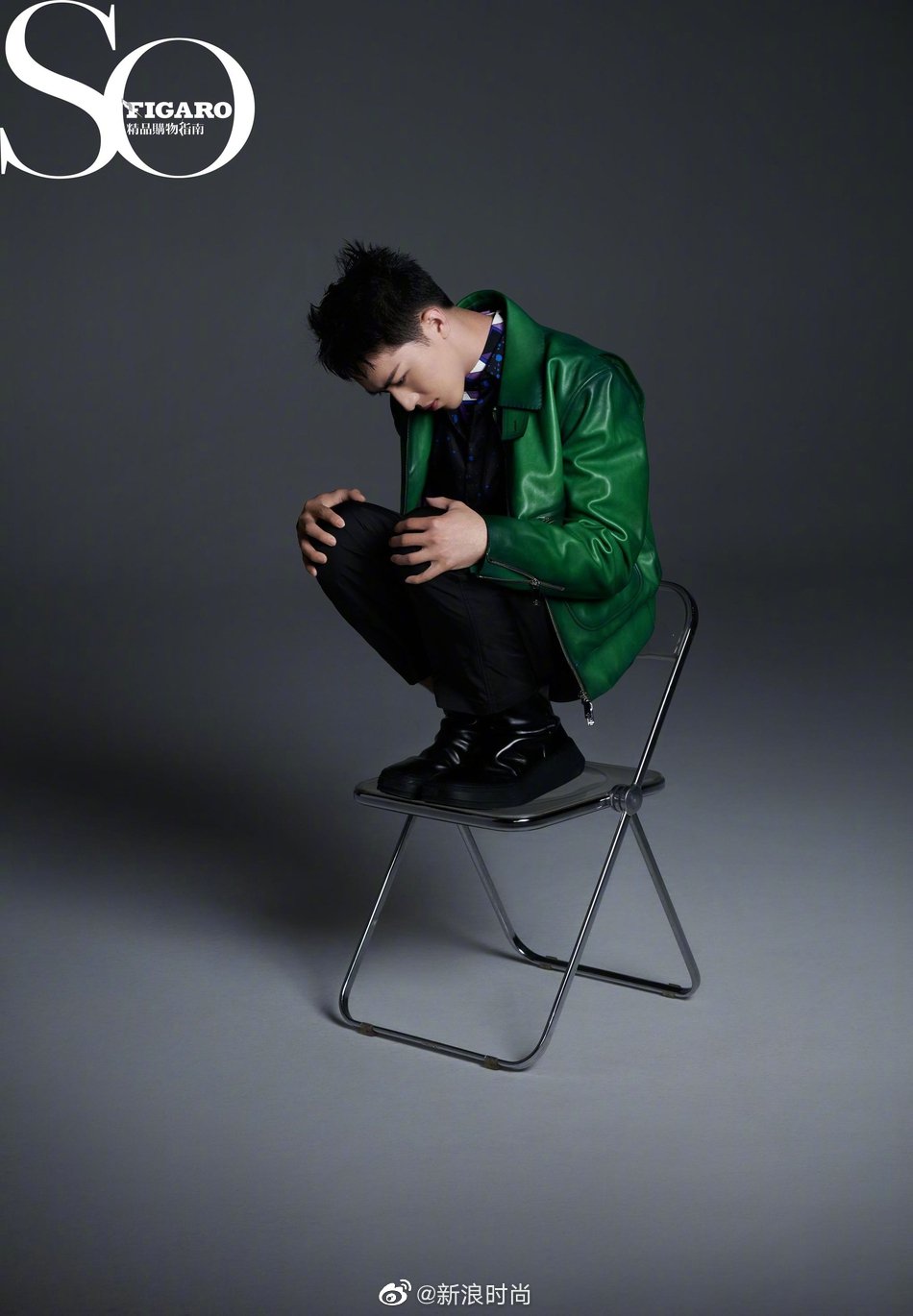 登《So Figaro》封面，多款造型亮相，各有新意