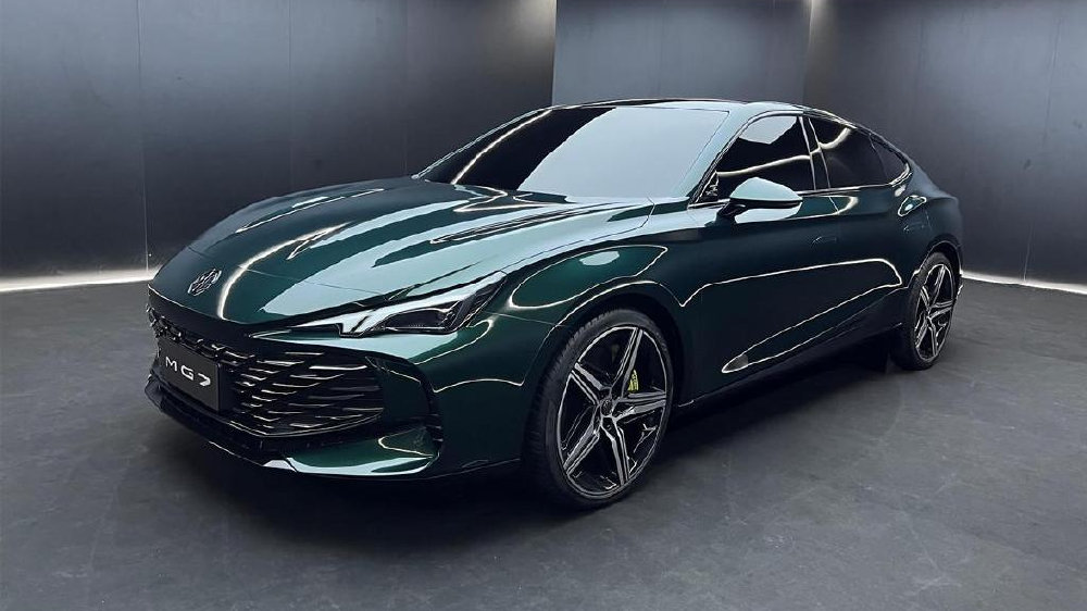 全新名爵MG7正式发布，搭载2.0T+9AT，6.5秒“破百”，外观很惊艳