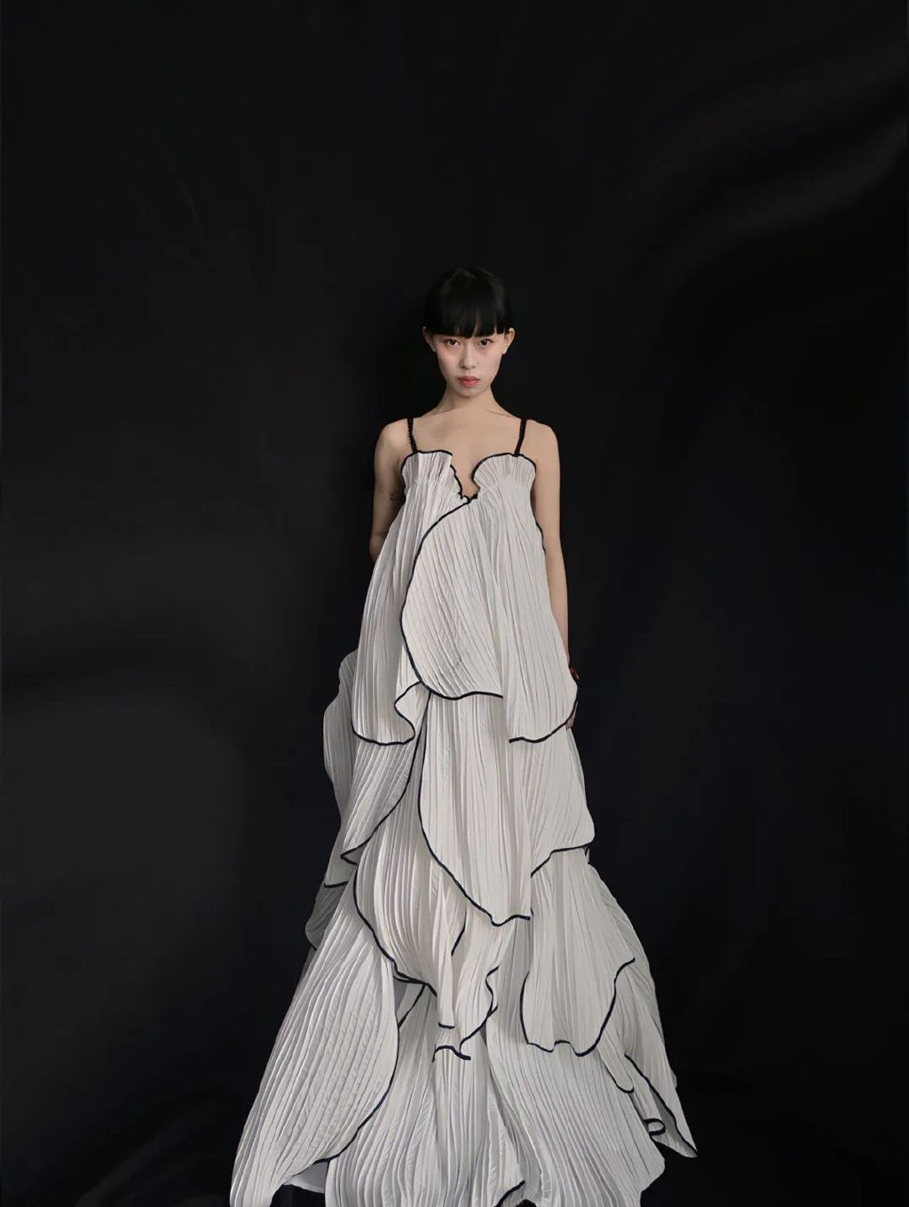 Thee.Them ：一次时髦DNA色彩的探究｜AW23 CFW 预览__财经头条