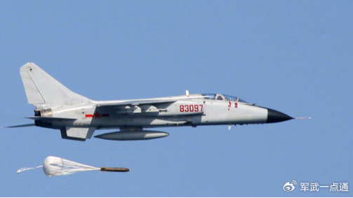 J-8F战机发挥余热，新时代下唤醒新战斗模式|战机|余热|航空|截击机|作战_新浪新闻