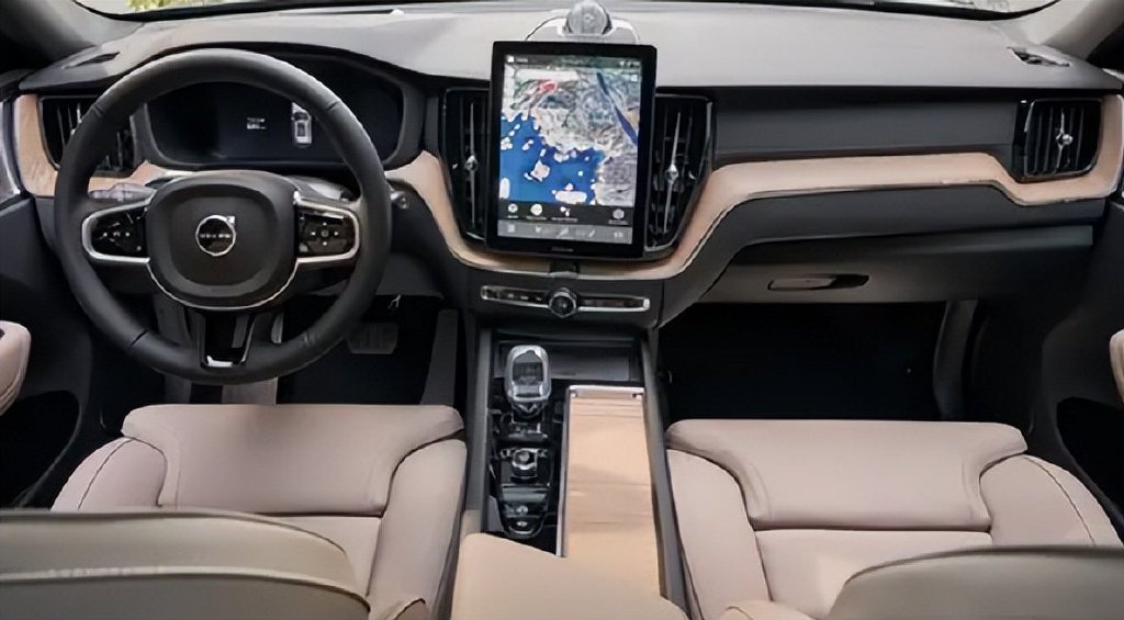 终于想通了！新款XC60换装8155芯片+AI大模型，车机短板补齐-新浪汽车