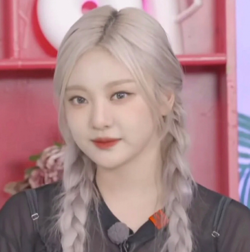 宁艺卓｜头像|宁艺卓|艺卓|头像_新浪新闻