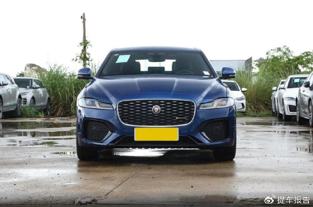 实拍23款捷豹XFL，搭载2.0T+8AT，降幅超12万，比宝马香？-新浪汽车