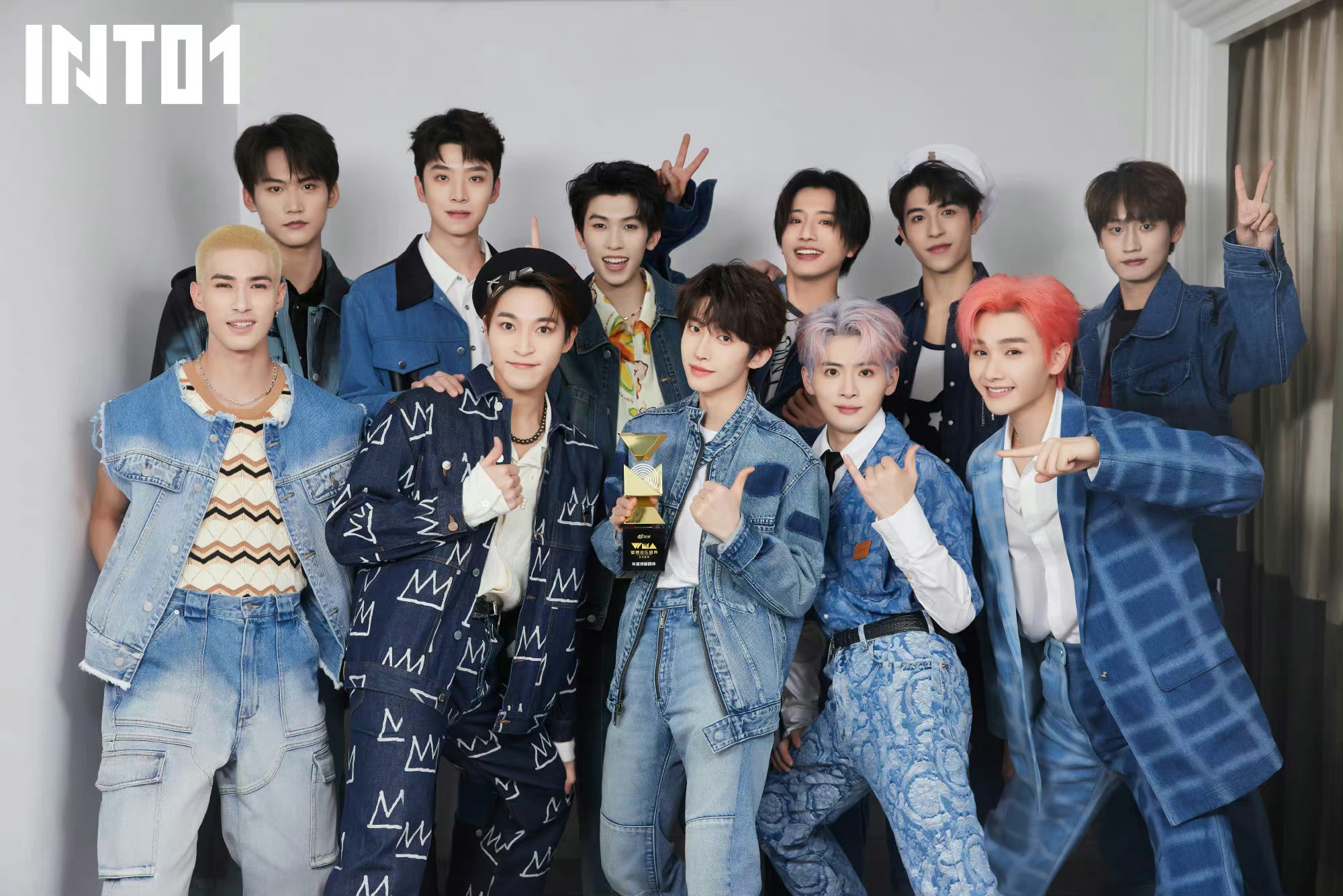 into1最后一次合体封面 刘宇 赞多 力丸 米卡 高卿尘 林墨 伯远……__财经头条