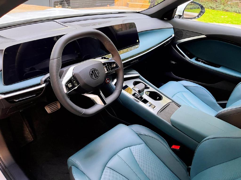 名爵MG7内饰发布，“至美顶格轿跑”可以内外兼修？