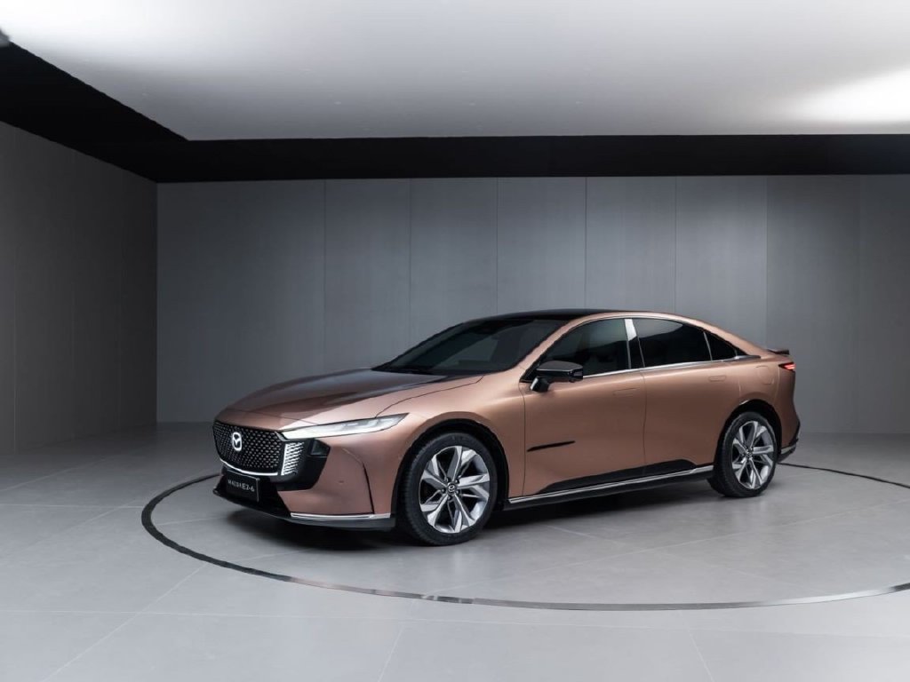 【2024北京车展】长安马自达EZ-6首发亮相-新浪汽车