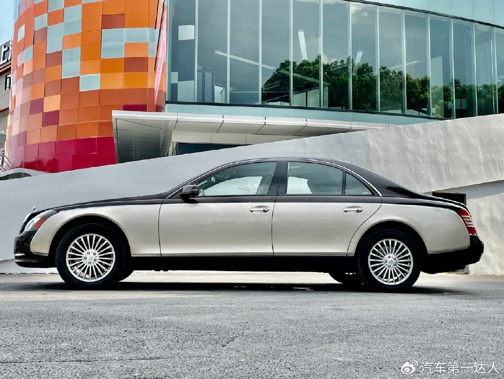 AMG版迈巴赫57S，稀有产物，豪华与性能的完美结合-新浪汽车