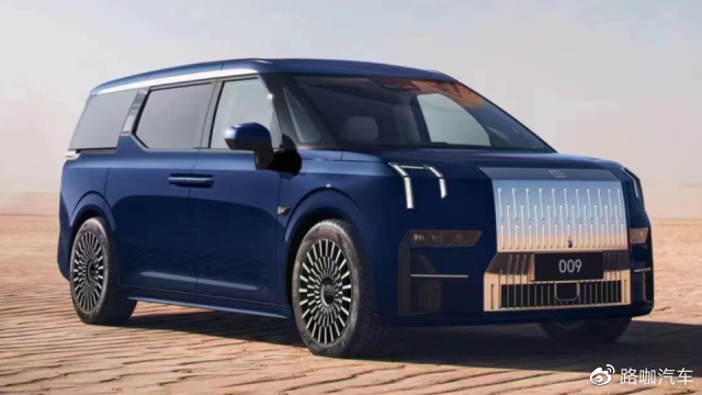 车长超5.2米+豪华二排座椅，极氪009比理想L9更适合家用?-新浪汽车