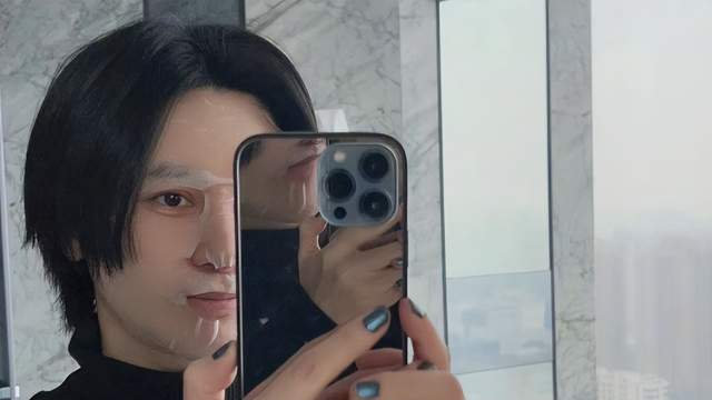 40岁尚雯婕晒敷面膜自拍照，肤白貌美显年轻，与过去相比判若两人|尚雯婕|自拍照|容貌_新浪新闻