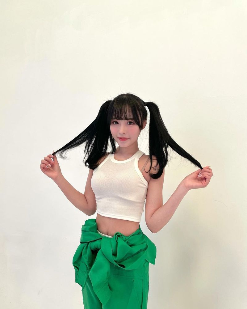 T1.Oner姐姐晒照：今天是双马尾__财经头条