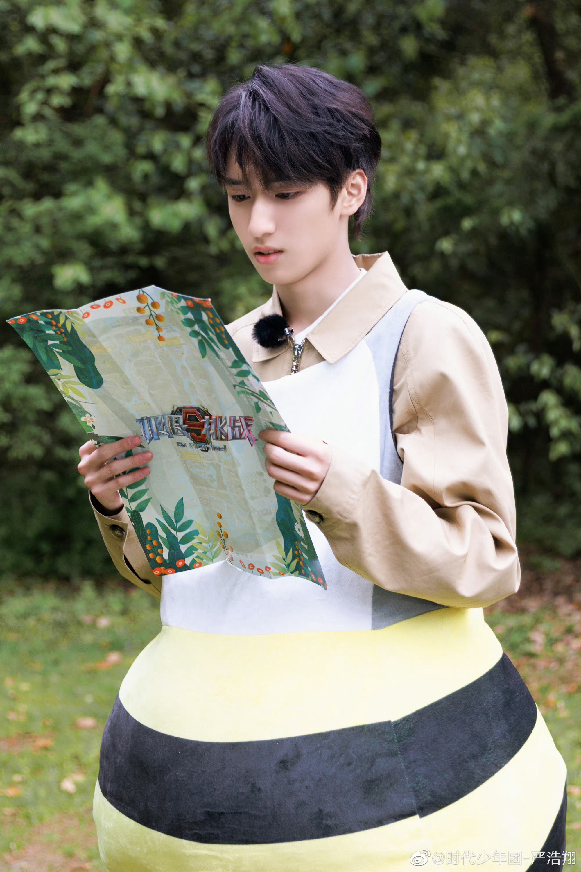 严浩翔极限挑战新剧照 cos小蜜蜂的浩翔……__财经头条