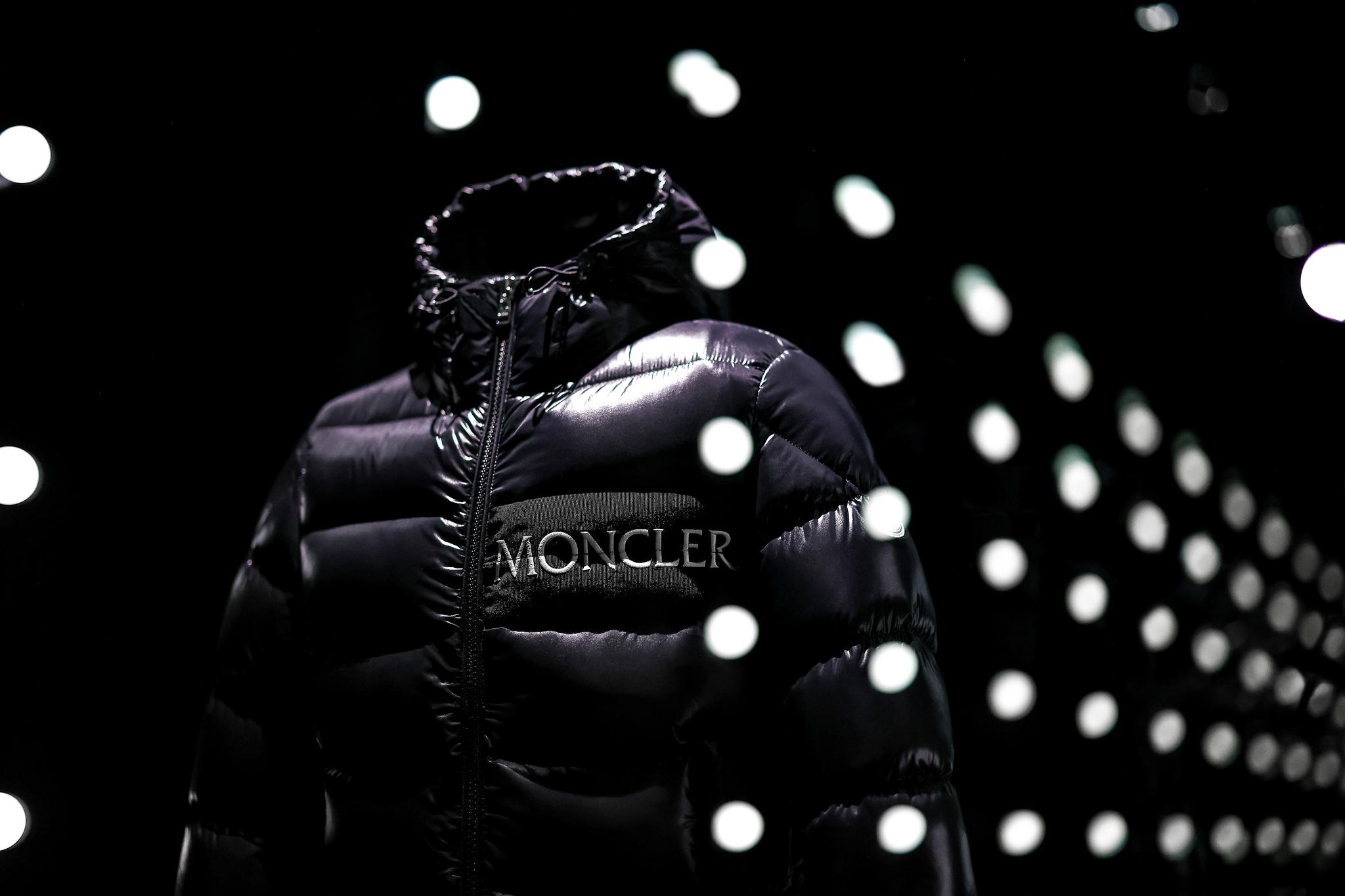 Moncler在上海芮欧百货达利钟广场揭幕沉浸式空间项目