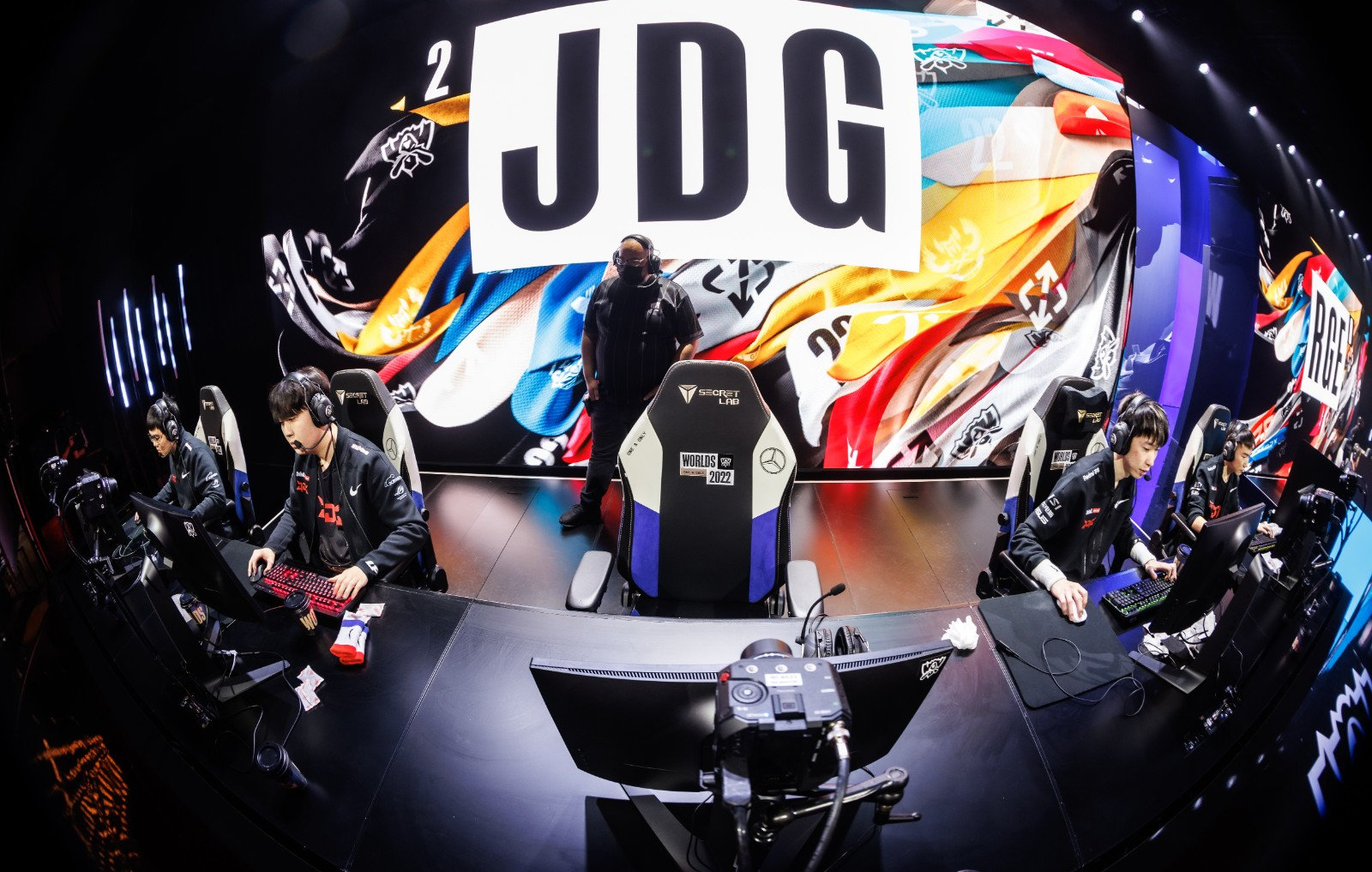 八强淘汰赛第一日JDG赛后返图！__财经头条