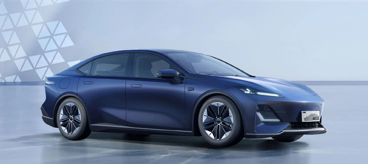 混动轿车里的设计“天花板”！荣威D7 DMH值得拥有！-新浪汽车