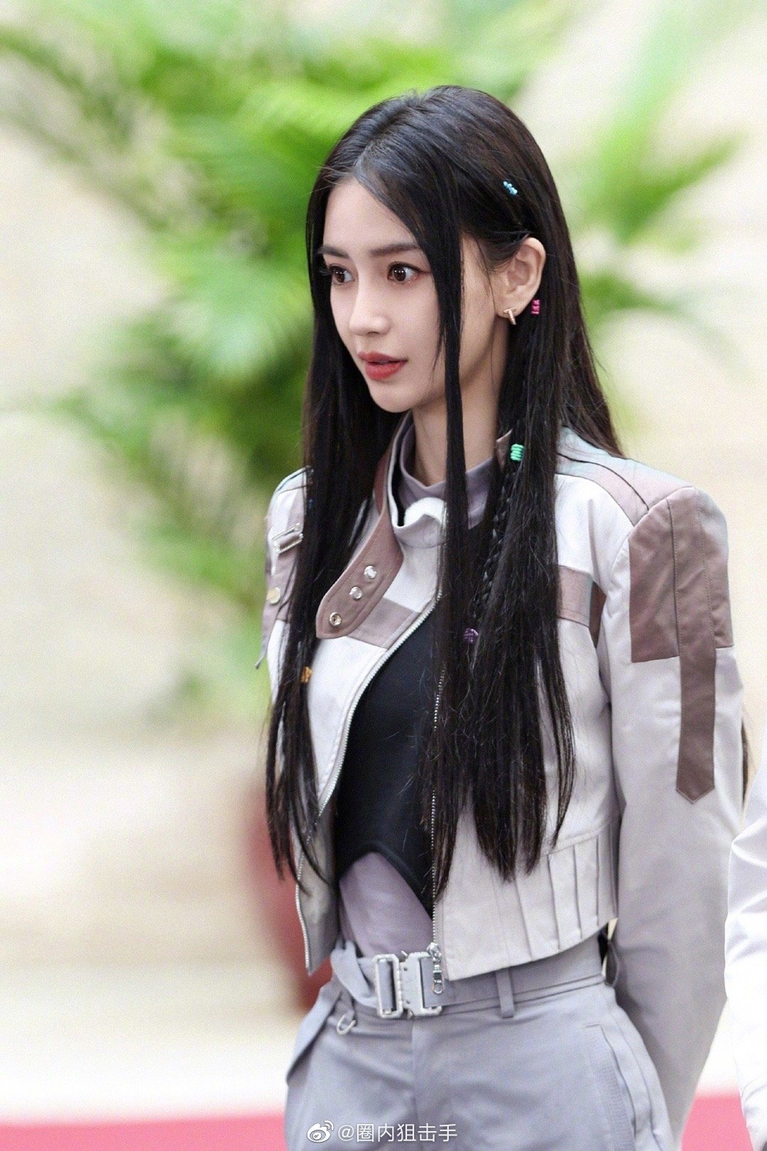 angelababy两宫格自拍来了呀，是新鲜的baby呀……__财经头条