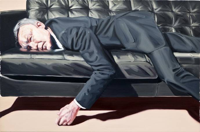 西装革履下的枯槁和卑屈