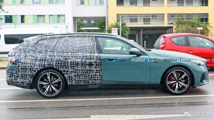 竞争奥迪A6 Avant e-tron 宝马i5 Touring谍照曝光-新浪汽车