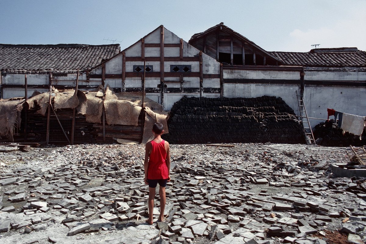 1981年，成都盛夏的午后。Photo by Bill Hocker