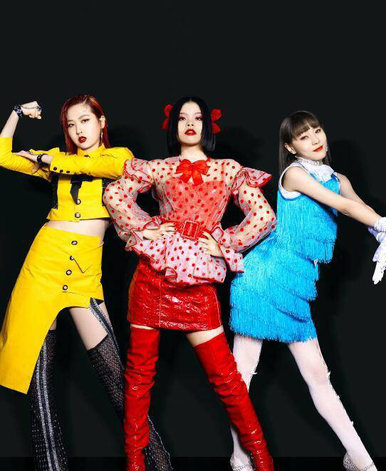 网传3unshine组合已经解散，就在刚刚队长Abby发文回应解散……