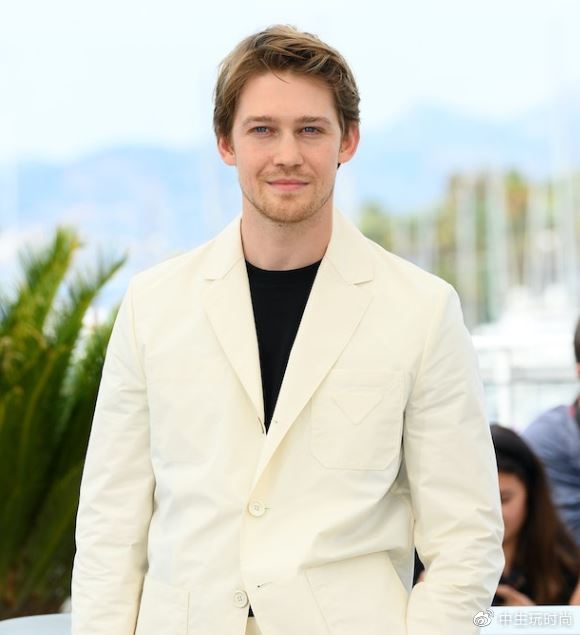 Taylor Swift新恋情再次抢头条！旧情复燃，与Matty Healy深情相拥__财经头条