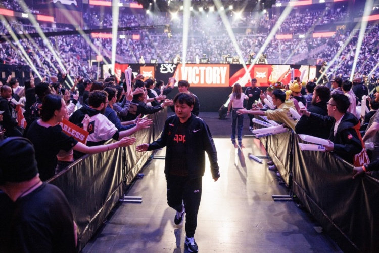 JDG S12返图：时间会铭刻你们的汗水，勇气永不凋落！__财经头条