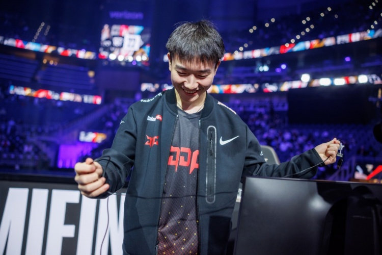 JDG S12返图：时间会铭刻你们的汗水，勇气永不凋落！__财经头条