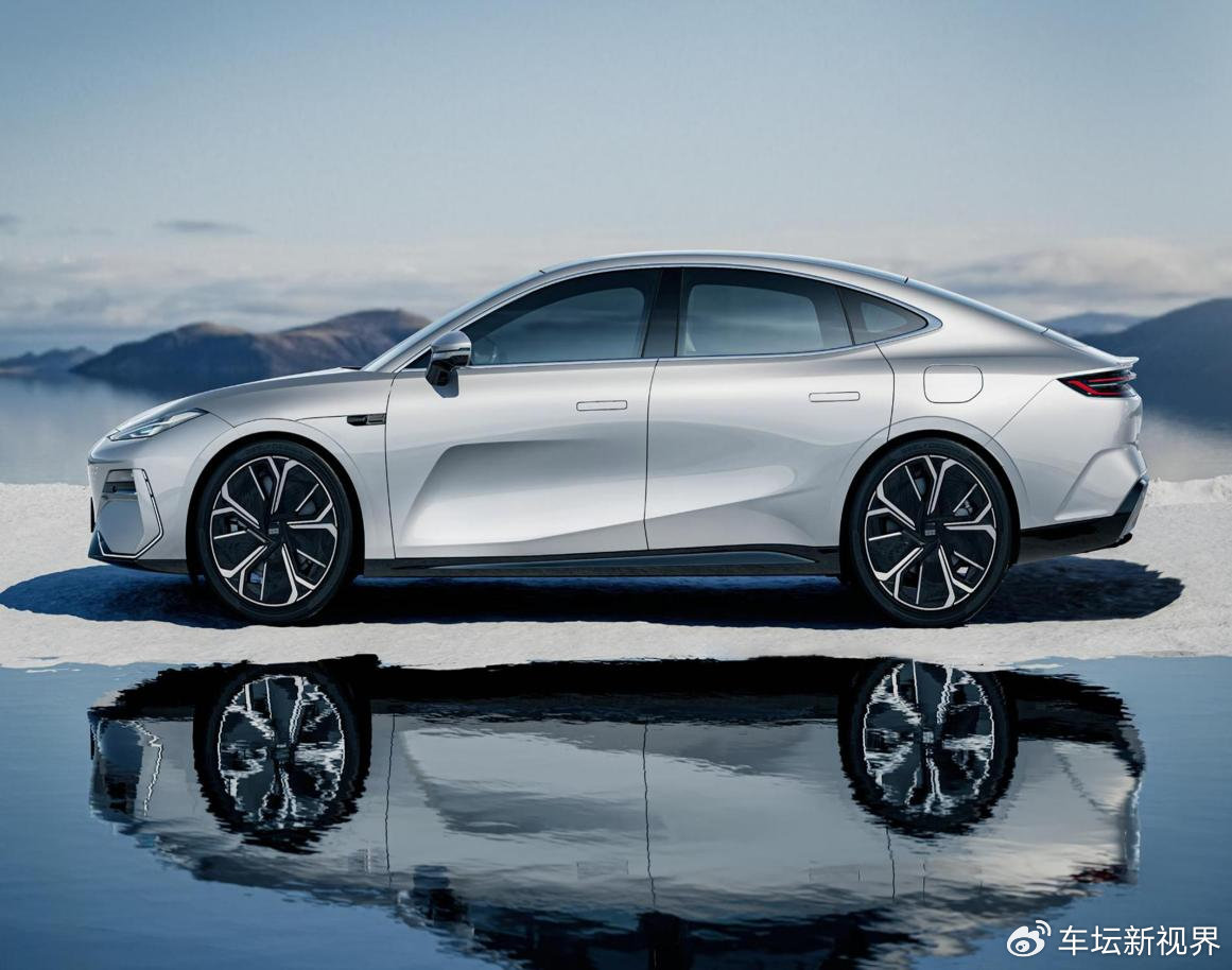 吉利银河E8一体式前脸引领潮流，带来沉浸空间-新浪汽车